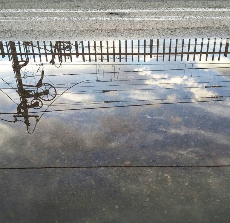 Medio siglo orbitando "The Dark Side of The Moon" - Hyperbole